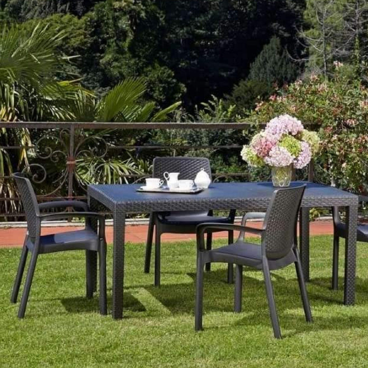 Masa gradina Rin pentru 4 - 6 persoane plastic 150 x 90 x 72 cm gri CLM0011