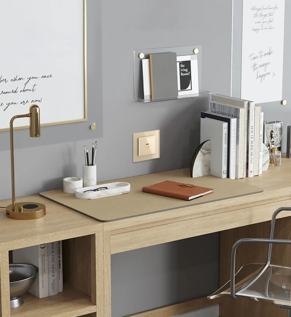 Priza USB Type-C Livolo cu Rama din Sticla Negru VL-FCUC-2BP-12 - cel.ro