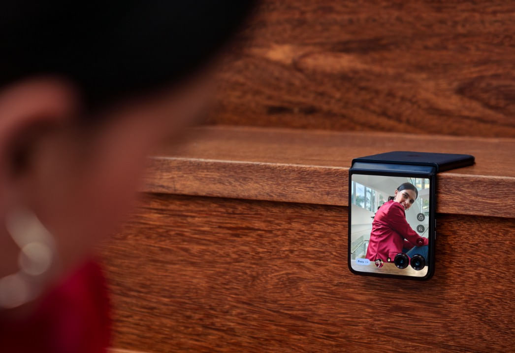 Telefon Mobil Motorola Razr 50 Ultra Procesor Qualcomm SM8635 ...