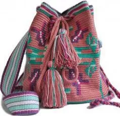 Geanta crosetata manual ornamentata cu motivul popular din Bucovina ...