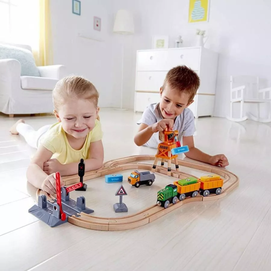 Set trenulet Hape marfa cu macara E3732 - cel.ro