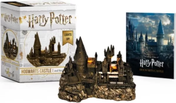 Harry Potter Hogwarts Castle and Sticker Book Lights Up 32392993 - cel.ro