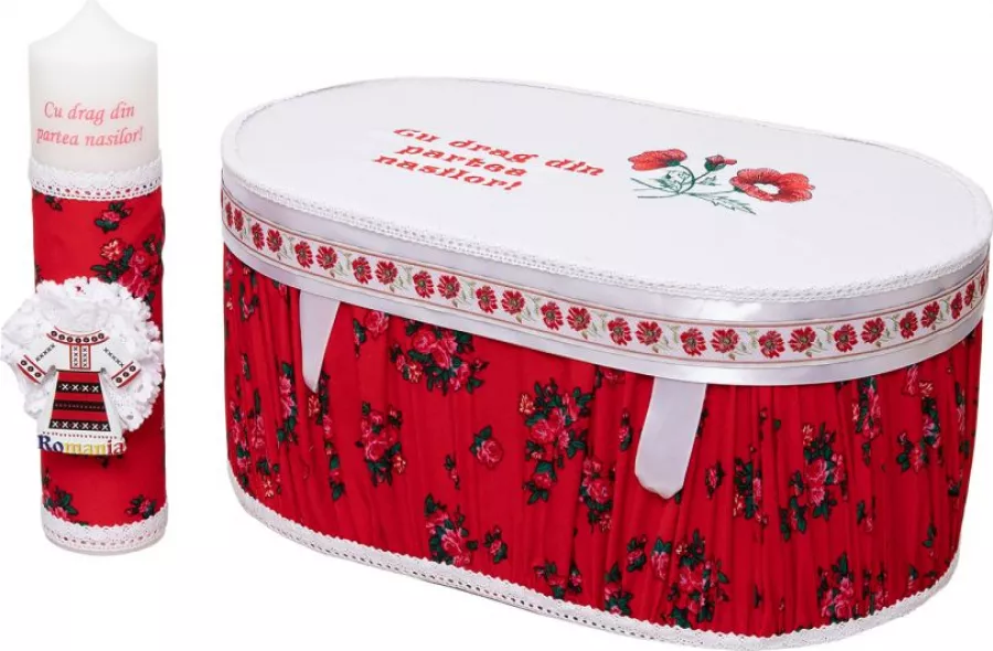 Set botez trusou si lumanare Fluturasi Veseli personalizat cu nume si ...