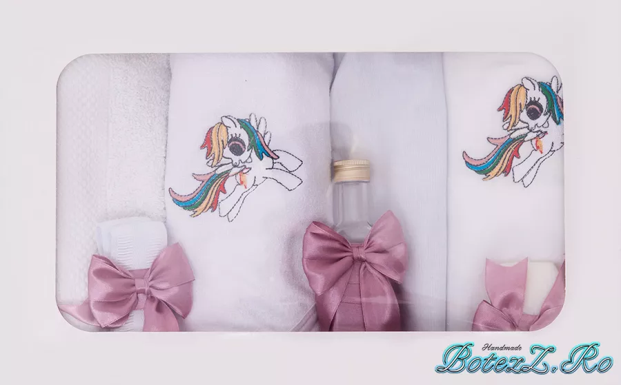 Trusou botez complet unicornul colorat. culoare alb-roz prafuit 7 piese ...