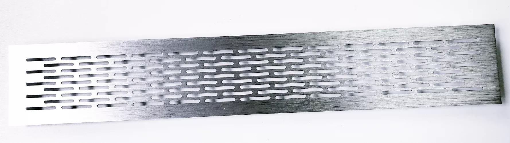 Grila ventilare din aluminiu finisaj inox 80x484 mm max-7199 - cel.ro