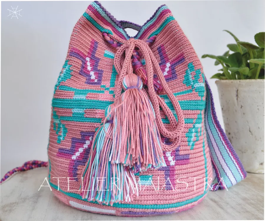 Geanta crosetata manual ornamentata cu motivul popular din Bucovina ...