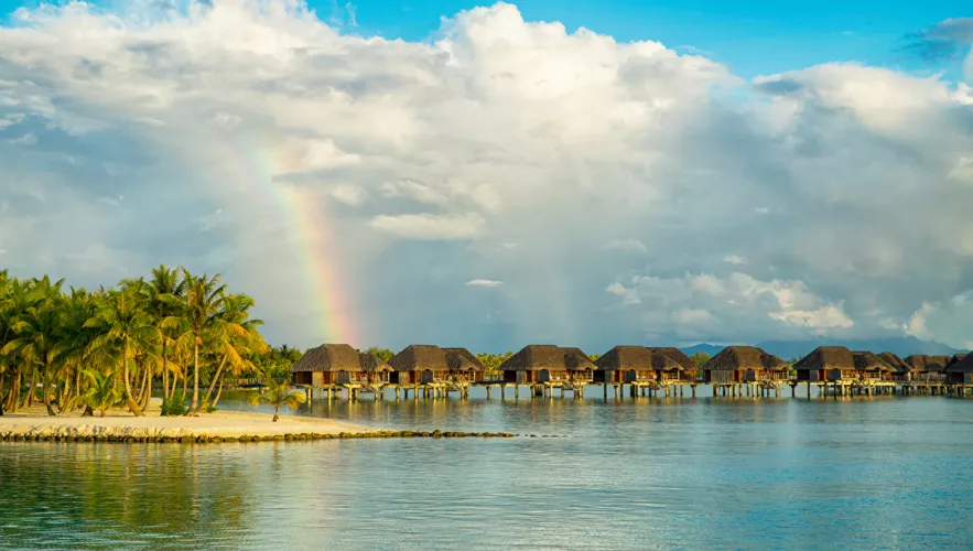 Autocolant Curcubeu peste Bora Bora 270 x 200 cm ttce_554744468 - cel.ro