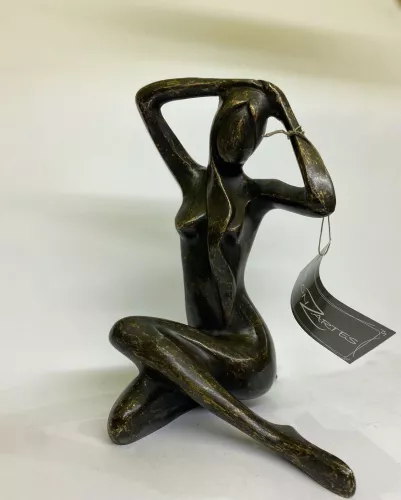 Statuie de bronz moderna Sitting Lady 25x18x18 cm Statui - cel.ro