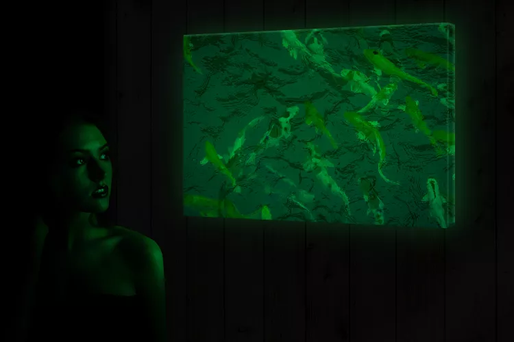 Tablou luminos in intuneric GlowforHome Inotul pestilor de crap colorat ...