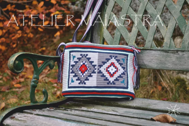 Gentuta crosetata manual ornamentata cu motivul popular din Banat ...