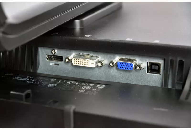 HP Elite Display E232 23 Inch-Led Full HD la CEL.ro