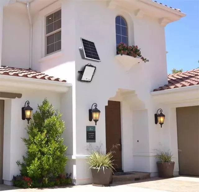 Proiector solar 200W cu camera pentru exterior IP67 5223 - cel.ro