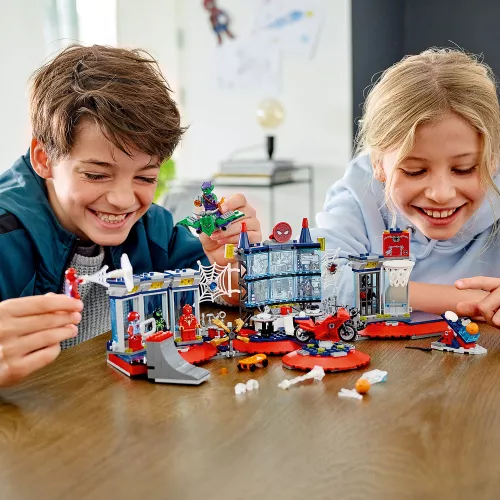 LEGO Super Heroes - Spider-Man Atac la adapostul paianjenului - 466 ...