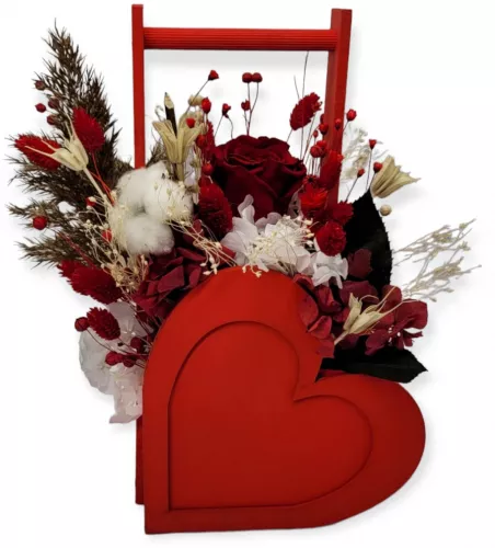 Cutie inima de lemn cu trandafir criogenat si alte flori stabilizate ...