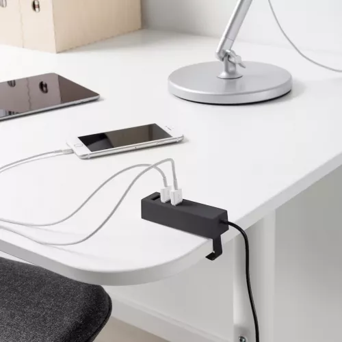 Hub pentru incarcare deviceuri cu 3 porturi USB si cu clema de prindere ...