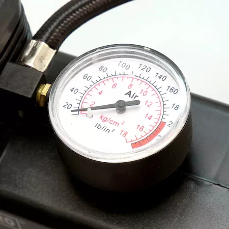 Compresor auto alimentare 12V/220V max 18 bar 12355 - cel.ro