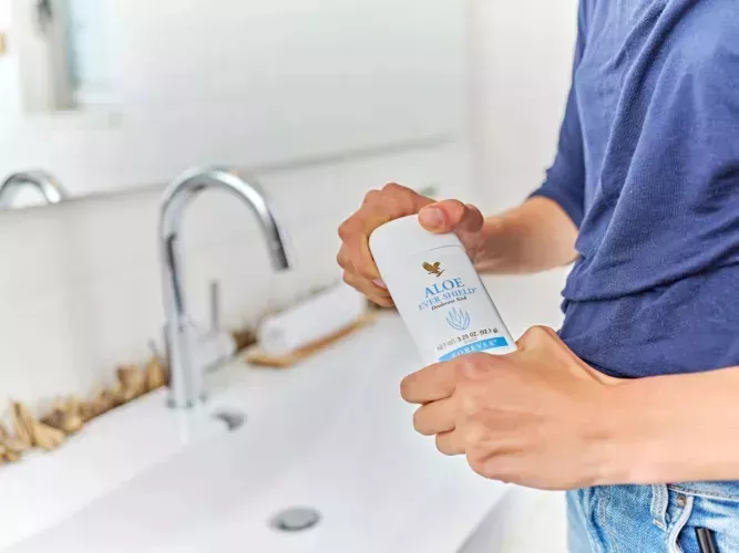 Deo Stick Aloe Ever Shield Forever la CEL.ro