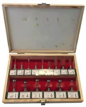 Set freze profilate pentru lemn 15 buc ax 8 mm Raider 158304 - cel.ro