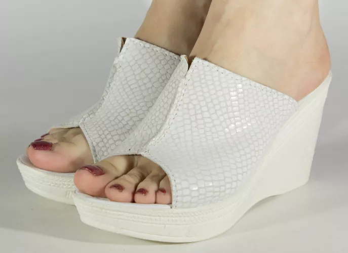 Saboti albi platforma piele naturala SBM7 41 SBM7__3308__47318 - cel.ro