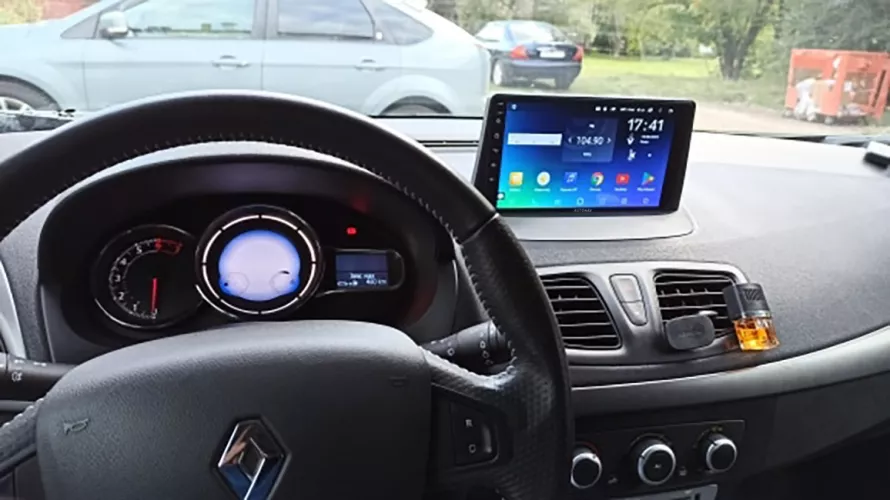 Navigatie AUTONAV Android GPS Dedicata Renault Megane 3 Model Classic Memorie - cel.ro