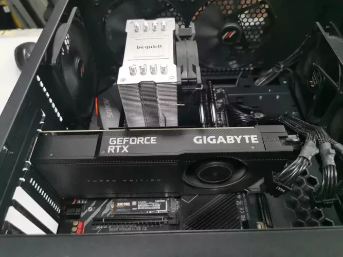 Calculator Gaming MIFCOM Ryzen 5 5600X 16GB DDR4 512GB M.2 SSD nVidia ...