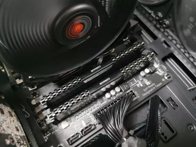 Calculator Gaming MIFCOM Ryzen 5 5600X 16GB DDR4 512GB M.2 SSD nVidia ...