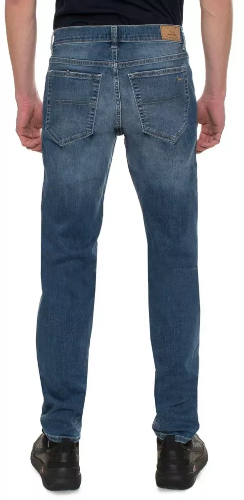 Blugi barbati Regular fit Harmont & Blaine W01234J78 Albastru XL INTL ...