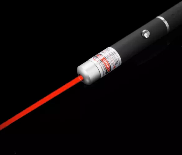 Laser Pointer Rosu Puternic cu Cap Proiectie si 2 Baterii Incluse ...