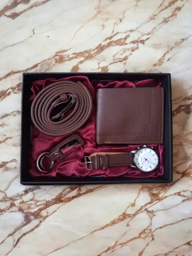 Set cadou barbati cu accesorii 4298 - cel.ro