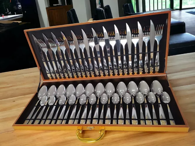 Set tacam 48 piese cu flori 7000 - cel.ro