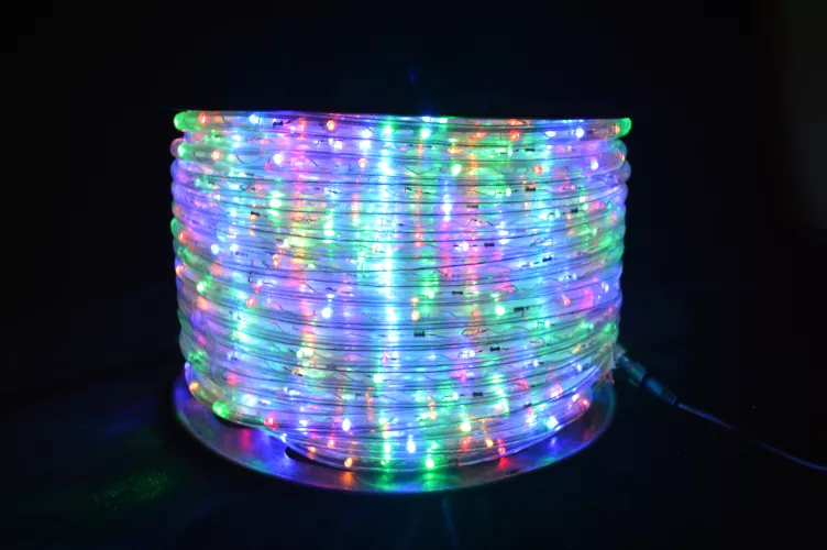 Instalatie Rola led MULTICOLOR 100 m furtun luminos + alimentator ...