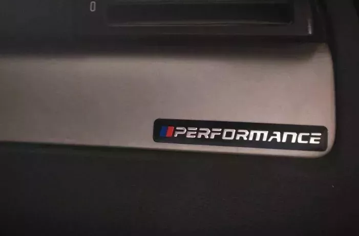 Sticker emblema 3D auto scris BMW M Performance negru X1 X3 X4 X5 X6 ...