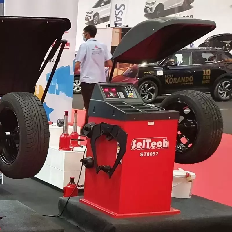 Masina de echilibrat semiautomata 24 SelTech ST8057