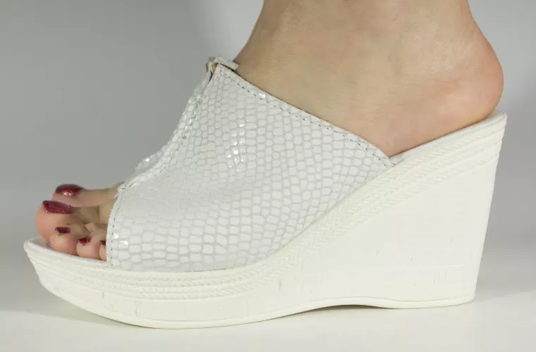 Saboti albi platforma piele naturala SBM7 39 SBM7__3308__47316 - cel.ro