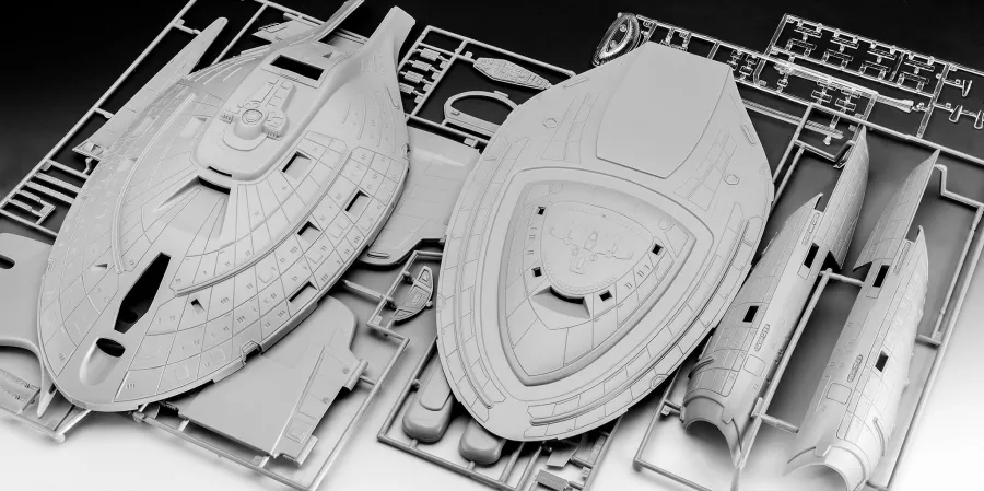 Set De Constructie Model Kit Star Trek 1/670 USS Voyager 51 cm REV04992 ...