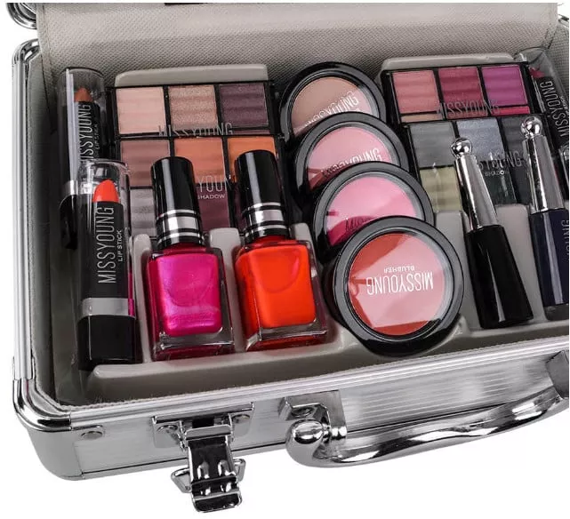 Trusa Machiaj + Geanta depozitare cosmetice Magic Color Makeup Kit - cel.ro