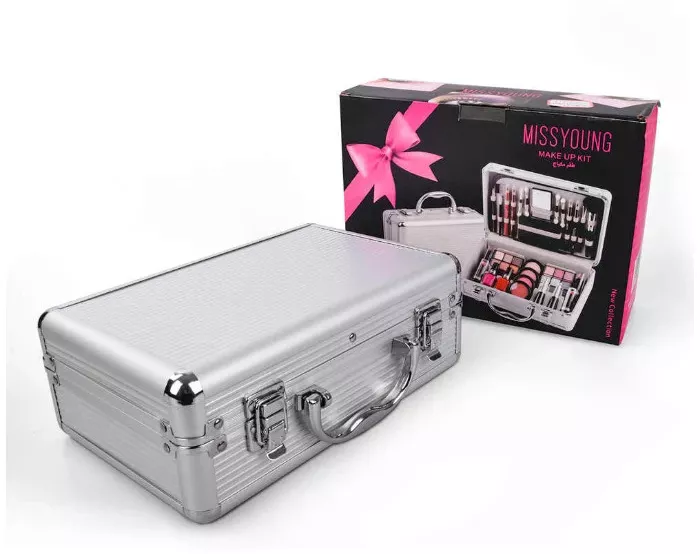 Trusa Machiaj + Geanta depozitare cosmetice Magic Color Makeup Kit - cel.ro