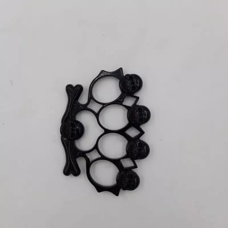 Pumnal tip box rozeta autoaparare cu 4 cranii 1 cm grosime neagra ...