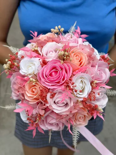 Buchet mediu predominant roz pentru nasa mireasa sau cadou ...