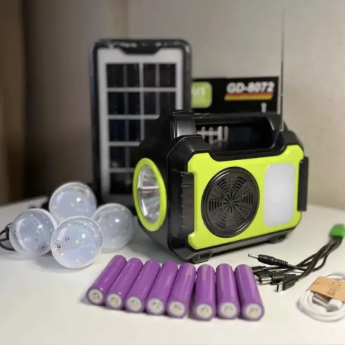 Kit panou solar fotovoltaic 8 acumulatori LiIon 16850 4 becuri ...