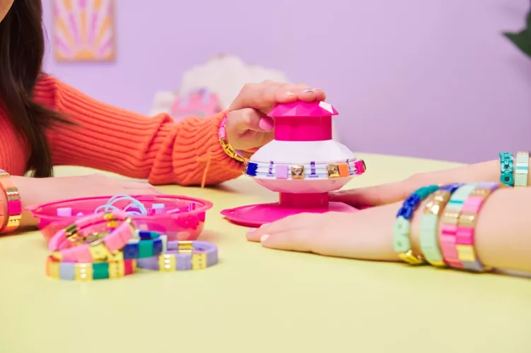 Set pentru creare bratari Cool Maker Pop Style HBR_6067289 - cel.ro