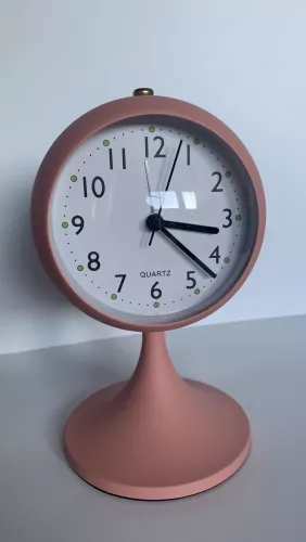 Ceas Quartz Roz de Birou cu Alarma si Buton pentru Iluminare 17x10cm C ...