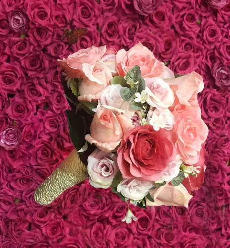 Buchet de Flori EVENTISSIMI - 15 Trandafiri Roz BF-034 - cel.ro