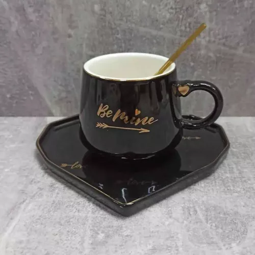 Cana ceramica cu farfurie in forma de inima si lingurita Pufo Be Mine ...