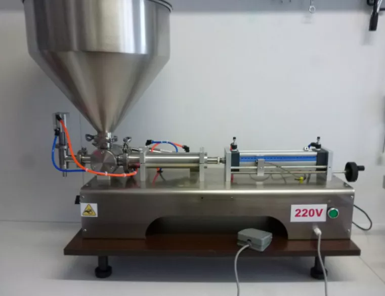 Masina de imbuteliat lichide slab vascoase M890 - cel.ro