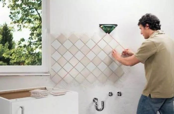 Nivela Laser cu Linii BOSCH PLT 2 0603664020 - cel.ro