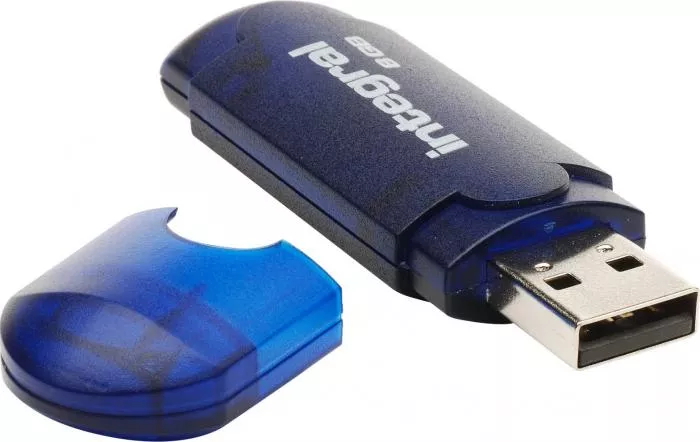 USB Flash Drive 2.0 Integral EVO 8GB Albastru infd8gbevobl - cel.ro